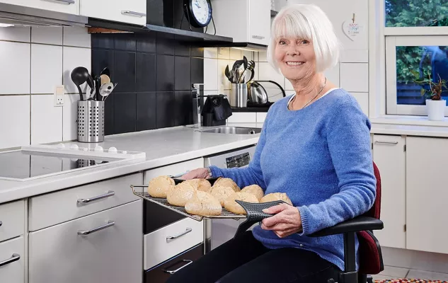 The best kitchen chair for cooking. Find it here | VELA